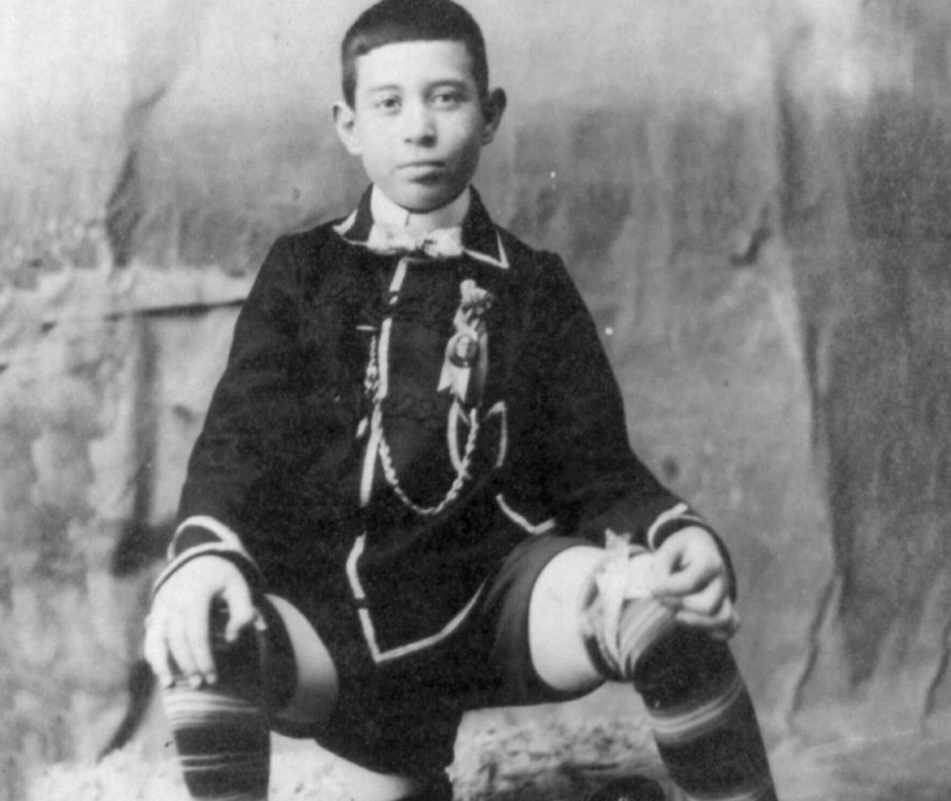 The Extraordinary Life Of The Three-Legged Man